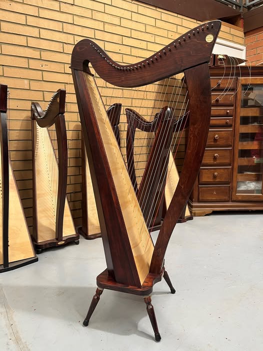 Sanderson Bell Bird 34-String Lever Harp – Perth Harp Centre